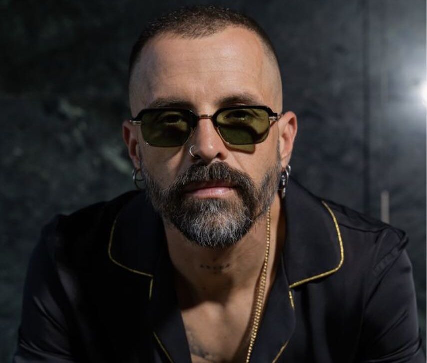 Mike Bahía inicia su tour mundial Surf ‘N Salsa